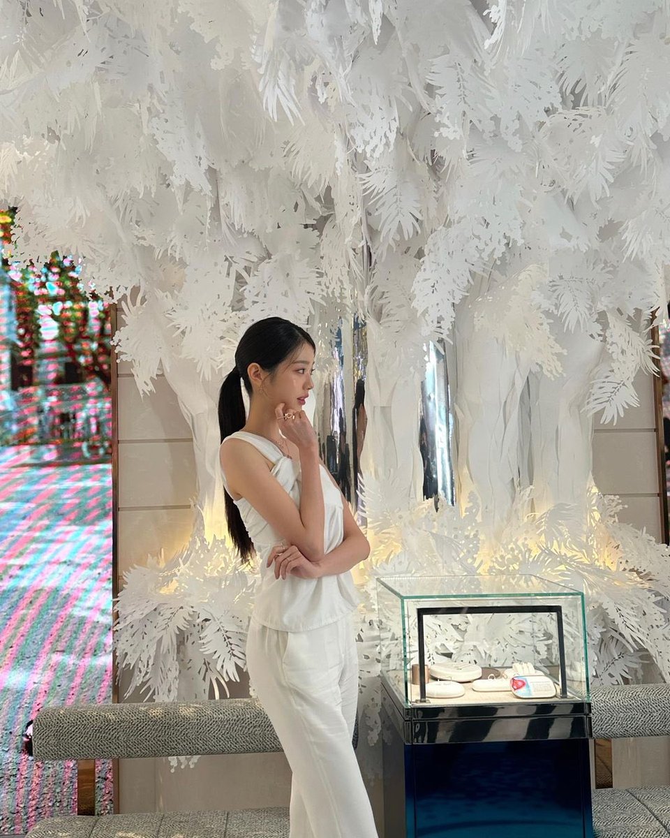 IVE JANG WONYOUNG 아이브 장원영 on Twitter: "Feeling like being in Southern France with countless ...