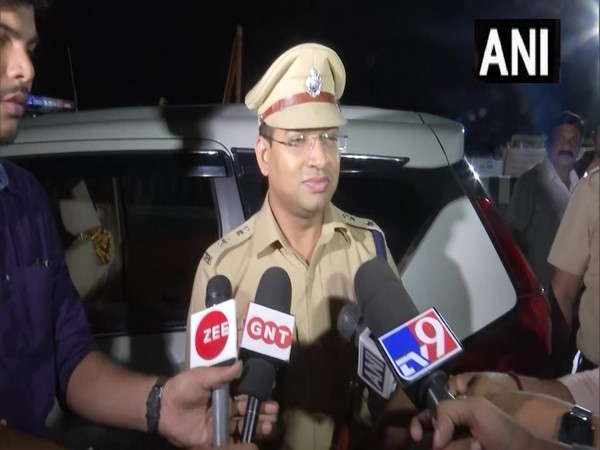 ANI Digital on Twitter: "Mumbai: Girl student's body found in hostel; suspect commits suicide ...