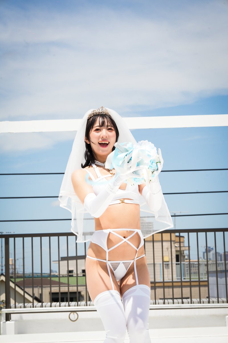 たかやさん😋🐝💎☕️🎨🤍 on Twitter: "20230604 Pharfaite撮影会1部 円谷みうさん(@miu_hatsuyu ) (@fudanMiu ) ブーケトス👰‍♀️💐 ...