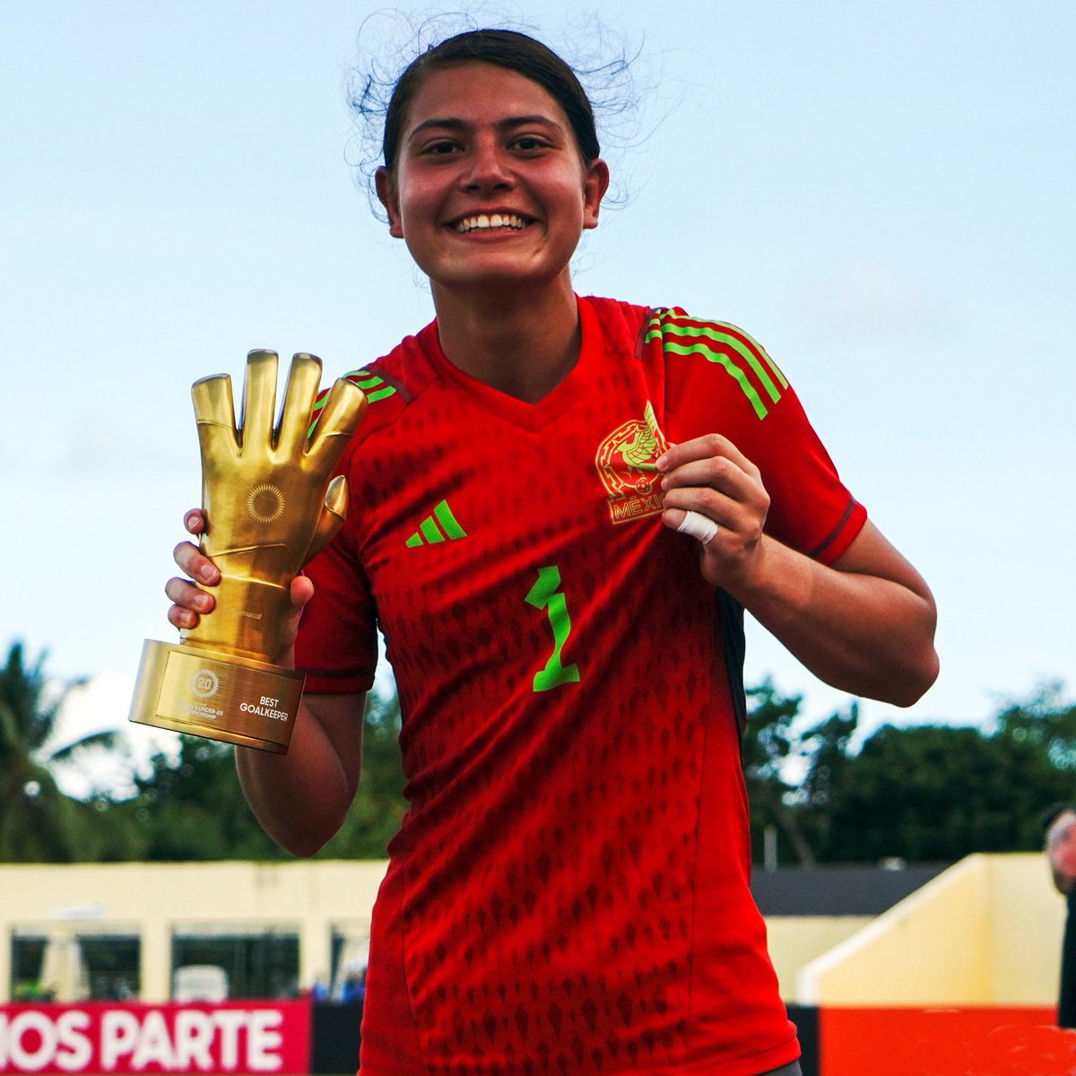 renacova on Twitter: "Itzel Velasco guante de oro del pre-mundial femenil de CONCACAF SUB 20. El ...