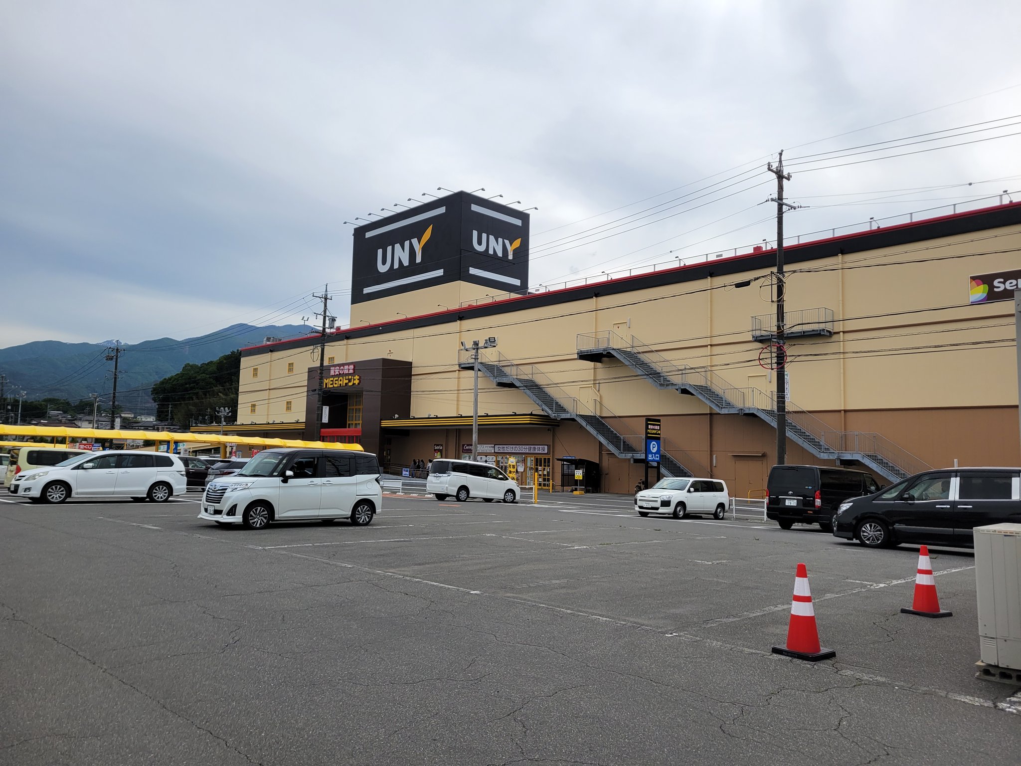 ぽつりん on Twitter: "長野県最大規模のMEGAドン・キホーテUNY伊那店が伊那市西町5182-1(旧アピタ伊那店)に6月6日 午前8時オープン 営業時間8時～24時 アピタ伊那店 ...