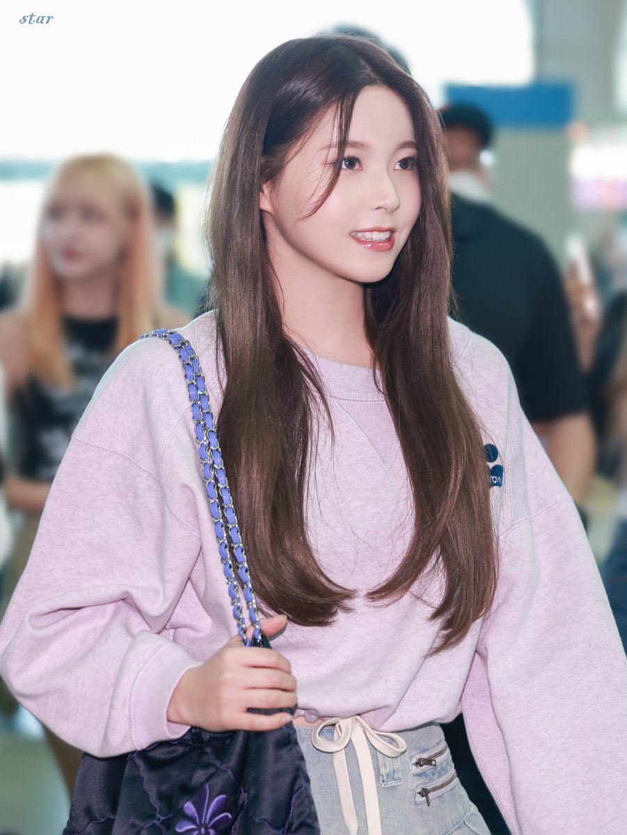 𝐒𝐭𝐚𝐫💫 on Twitter: "230603 ICN HQ🛫 #엔믹스 #규진 #NMIXX #KYUJIN"