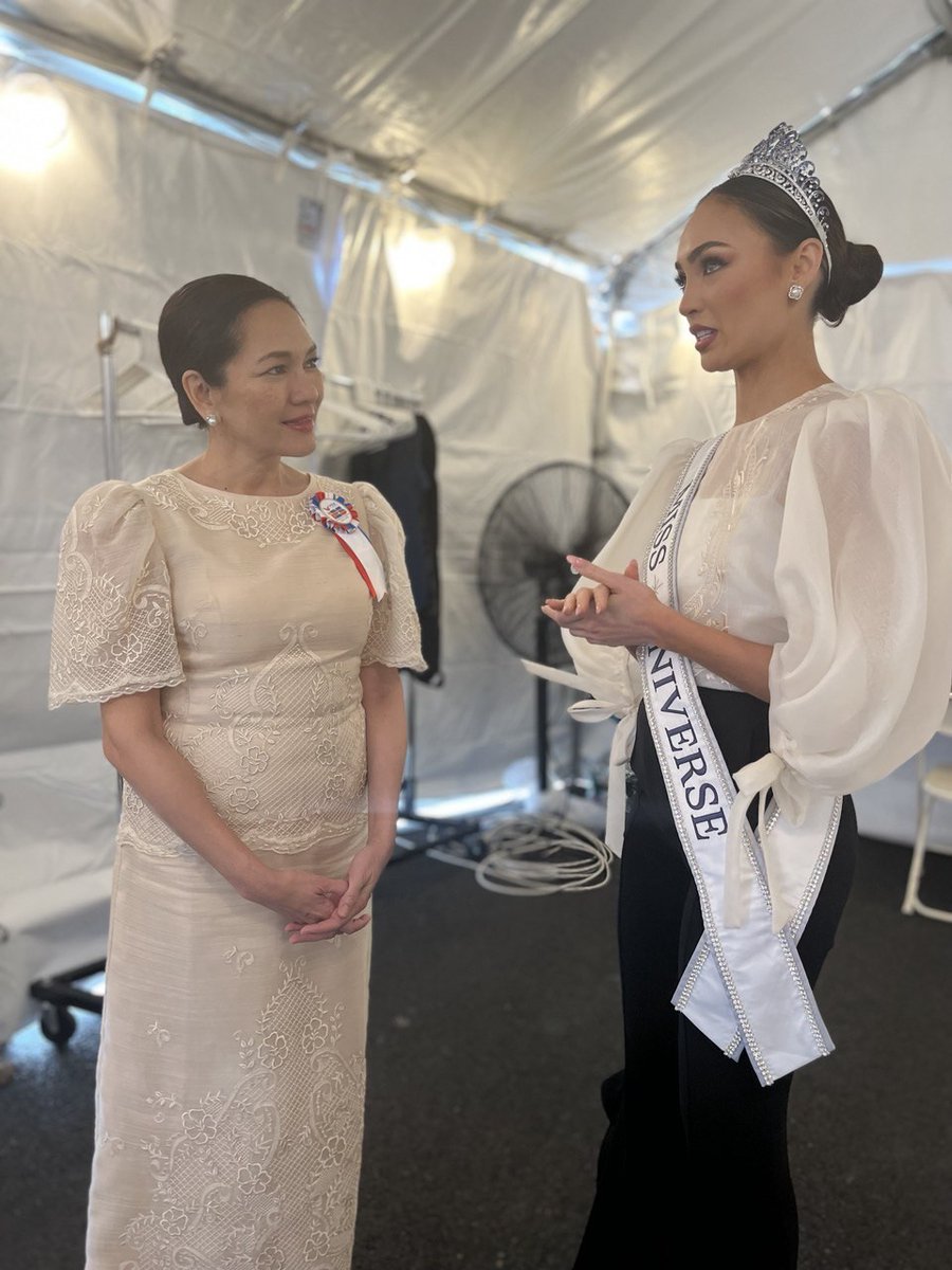 ABS-CBN News on Twitter: "Sen. Risa Hontiveros also met Filipino-American and reigning Miss ...