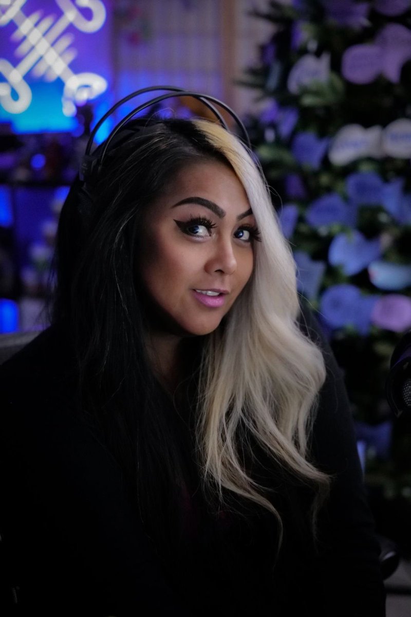 meeeows 🦖 on Twitter: "Thank you @lasernasaur for these mid-stream shots! I bet it was hard ...