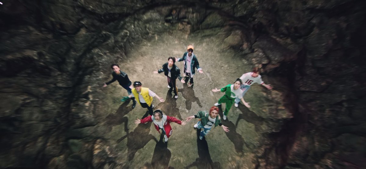 Stray Kids Chart Data on Twitter: ""특(S-Class)" M/V has now surpassed 29,000,000 (29M) views on ...