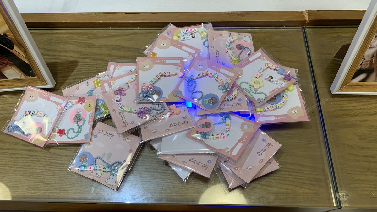 NUTDA THDA on Twitter: "ได้มีโอกาสนั้งทำกอวแบบทำมือ ((ร้อยเองทุกเส้น)) ดีใจมากๆที่ได้ทำแล้วศลปก็ ...