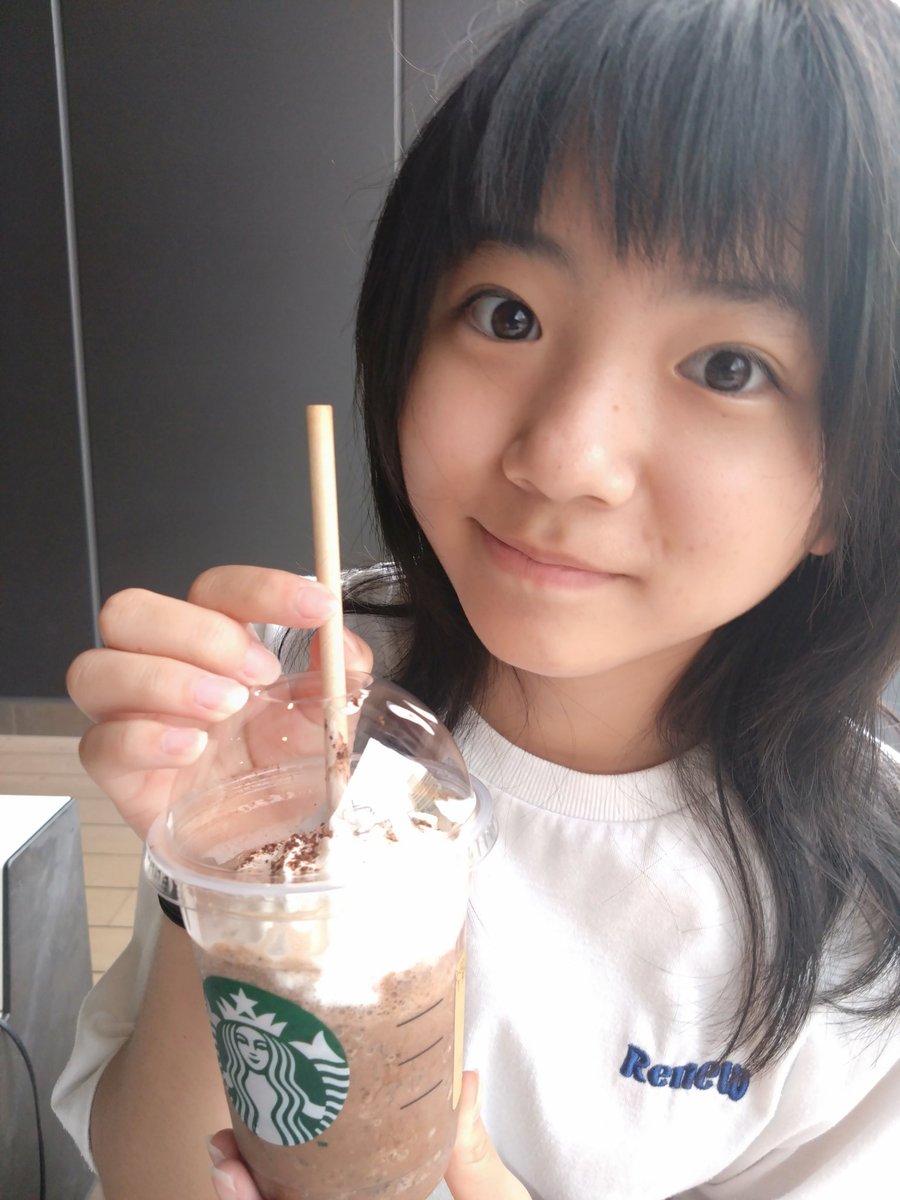 結莉愛🍒玲緖愛(母管理) On Twitter チョコっとフラペチーノ🥤 やっとこさヘアカットしてきました チョッキン とりあえずクラゲキープで😅 次回のヘアカットでクラゲの足がなくなるか
