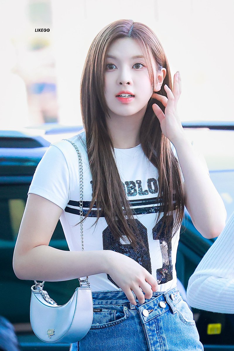LIKEOO on Twitter: "230603 [HD] ICN 2 #NMIXX #엔믹스 #BAE #배이 #배블왔솔 #NICE_TO_MIXX_YOU"