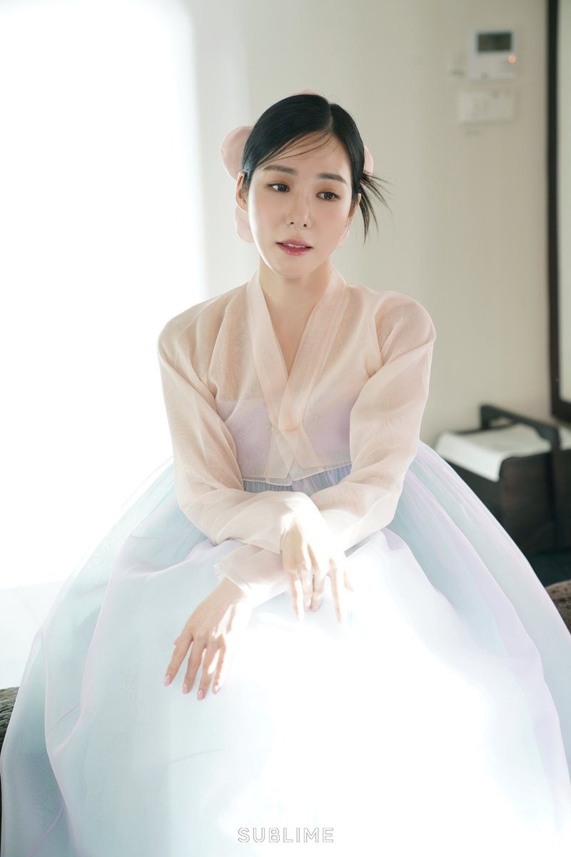 화수은화 on Twitter: "티파니 영의 여름철 뷰티 비결 (출처 : 써브라임 SUBLIME | 네이버 포스트) http://naver.me/5T3rc2TN"