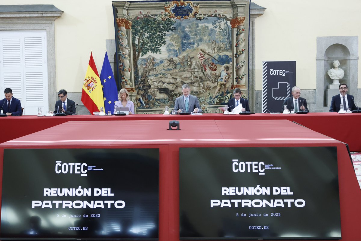 Casa de S.M. el Rey on Twitter: "El Rey preside la reunión del Patronato de la Fundación Cotec ...