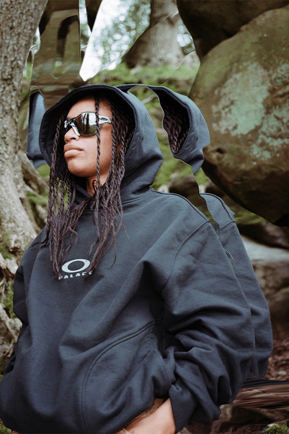 Outlander Magazine on Twitter: "Palace x Oakley! (2023)"