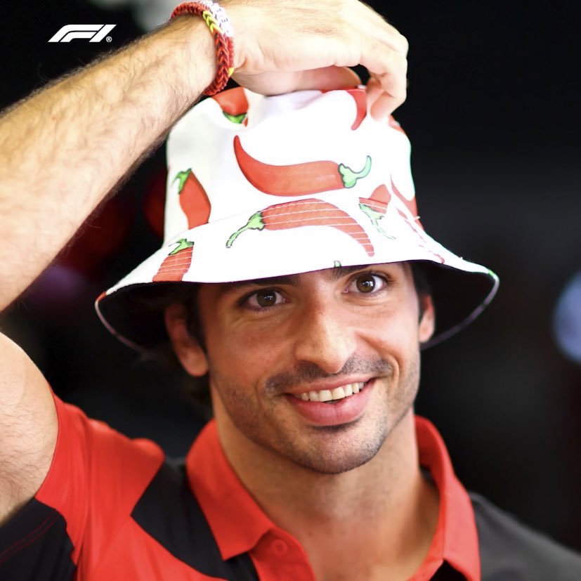 Conni On Twitter So He Showed Max This Photo Of Carlos He Took And