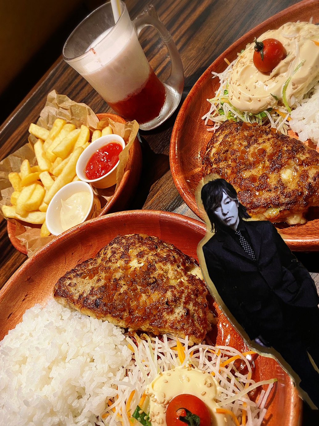 Achan ☆ on Twitter: "やっと来れたお初のビクドン ️ もちろんウツの大好きな ハンバーグといちごミルク🍓🍓 元気出てきました🥹ありがと #宇都宮隆 https://t.co ...