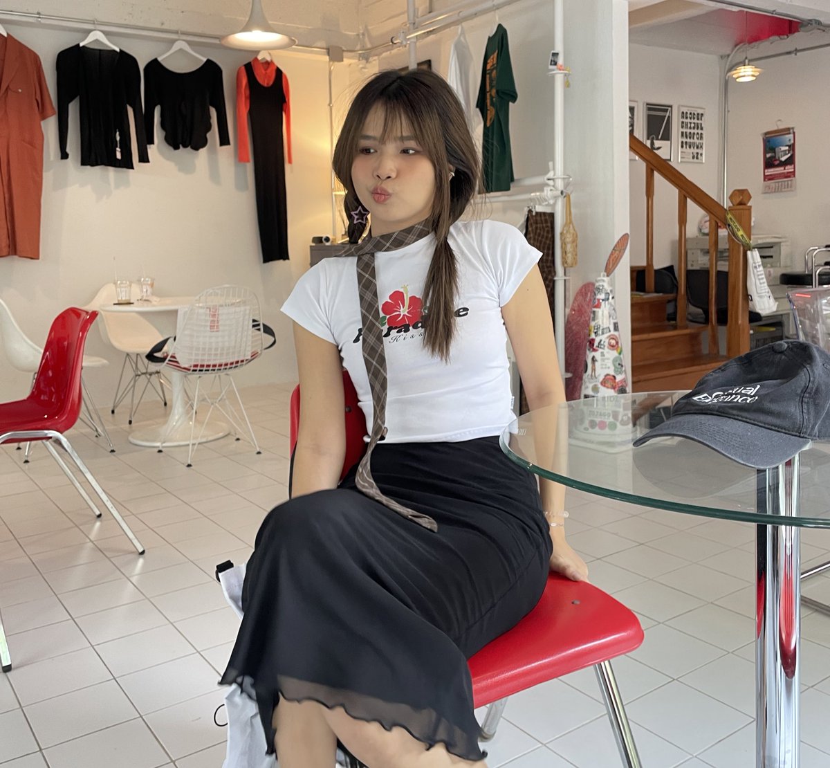 praetae •͈ᴗ•͈ 🤍 on Twitter: "fav. ootd / รวมลุคไปเที่ยวคาเฟ่ที่เราชอบ (pt.4) 🦞🧢🍐📕"