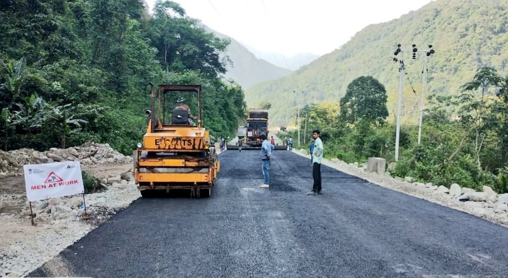 Infra News India (INI) on Twitter: "2 Laning with hard shoulders of the Arrowa-Khupa-Hayuliang ...