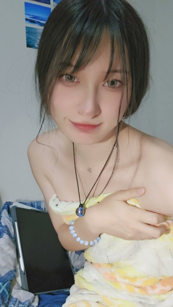 软肉肉🏳‍⚧ on Twitter: "感受36b的魅力😭😭😭 谁借我个大胸！😡😡😡"