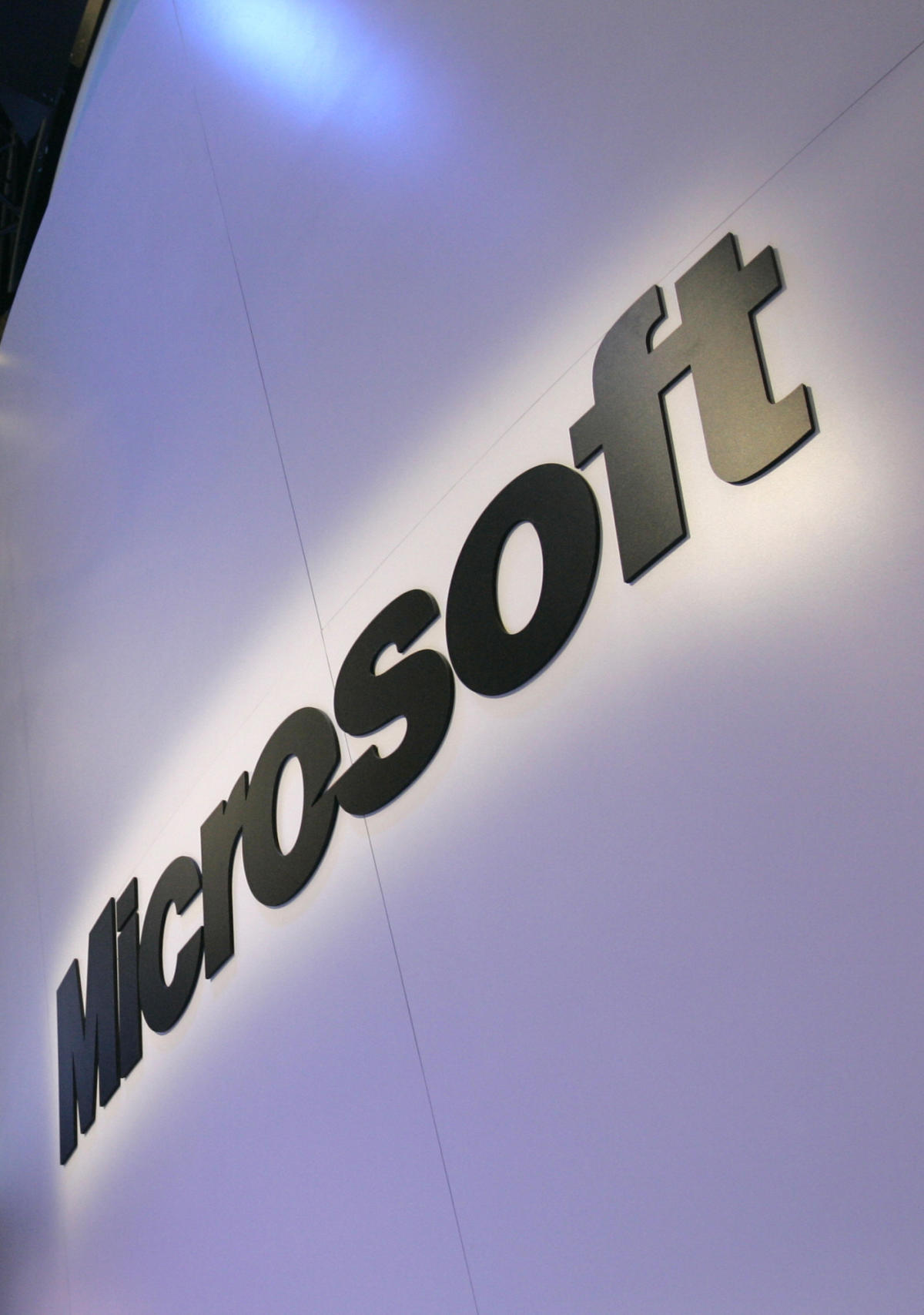 On Twitter Is Outlook Down Thousands Of Users Report