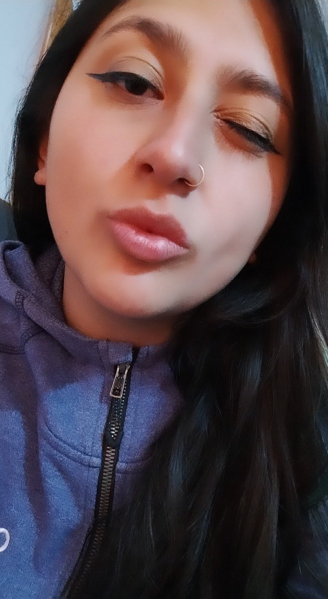 ANA ISA on Twitter: "Buenos días. Besito de alguien que no pudo dormir. 😴"