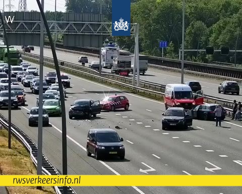 Rijkswaterstaat Verkeersinformatie on Twitter: "Drukke tijden voor de bergers op de #A2 in het ...
