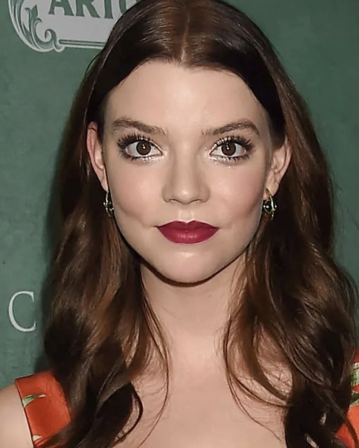 Erick Lorinc 🎃 on Twitter: "Anya Taylor-Joy and Halle Bailey could play sisters in something idk ...