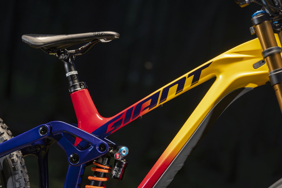ESMTB.com on Twitter: "Giant Glory 2023, la actualización de un mito del DH: https://esmtb.com ...