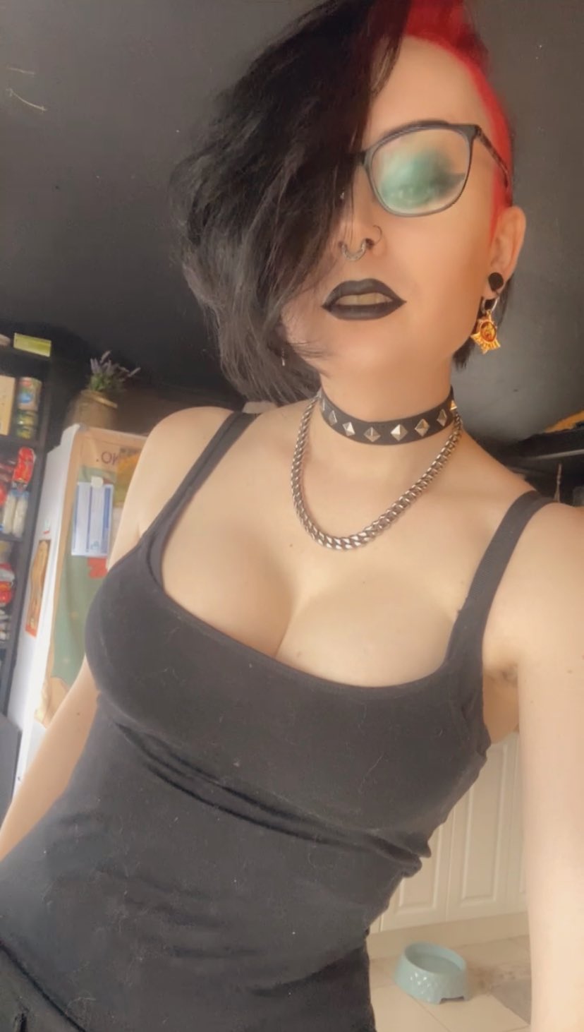 RIN on Twitter: "Whatcha got there buddy? https://t.co/esu2CIlFm7" / Twitter