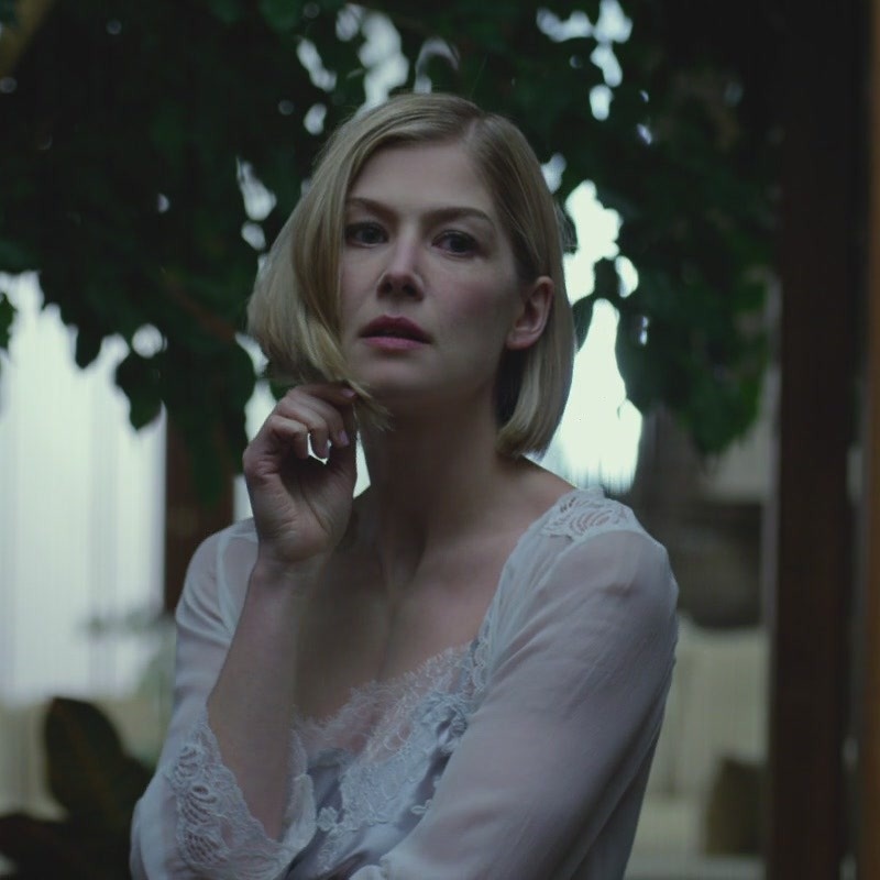 sam reid daily ☀️ on Twitter: "sam reid in interview with the vampire (2022) // rosamund pike in ...