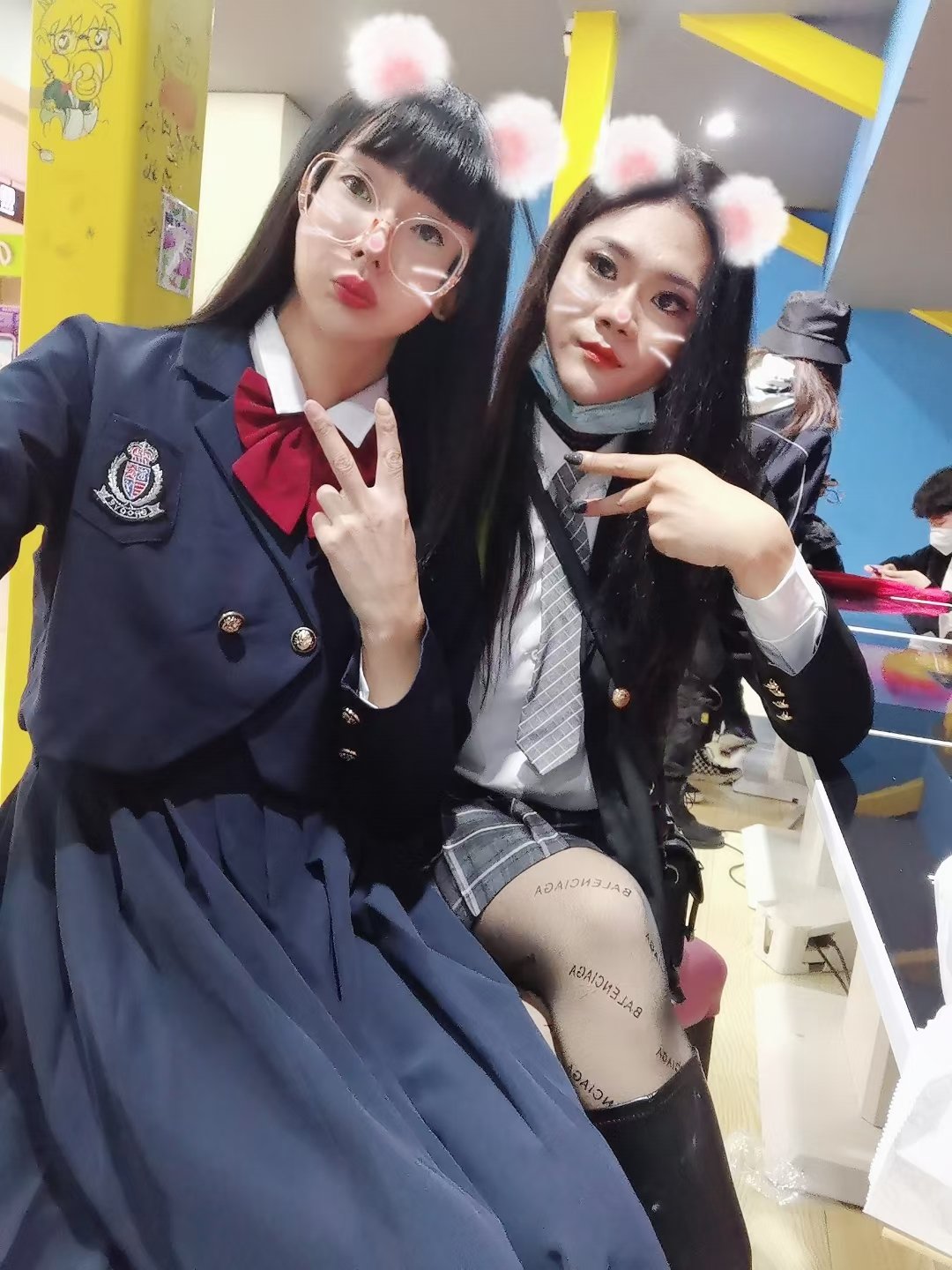 女主芳芳s On Twitter 白天和闺蜜拍照，晚上被大鸡巴操，做男娘婊子真的很快乐。想成为我一样的男娘吗，那我来教你雌堕。 加微有门槛（sissycdlms），支付宝口令红包，或者扫码