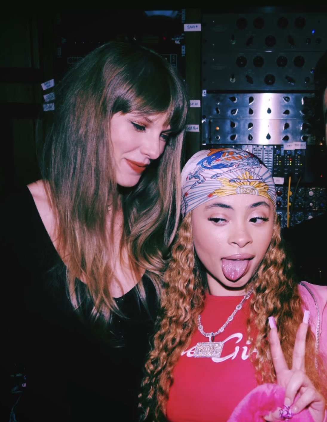 Taylor Swift Smoking Weed