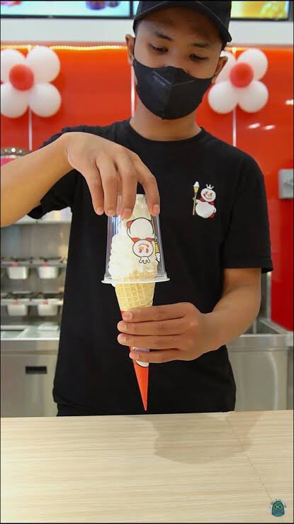 Tanyarl ㅡ CEK PINNED TWEET ⚠️ on Twitter: "Kalo mau beeli es krim cone ...