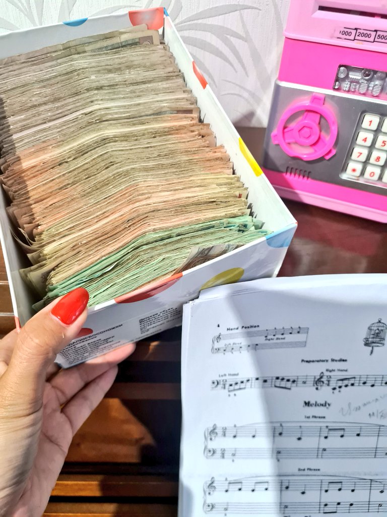 Freestyle Swimmer On Twitter Саяхан л 2 дахь зурагны мөнгийн охиныхоо хадгаламжинд хийж байсан