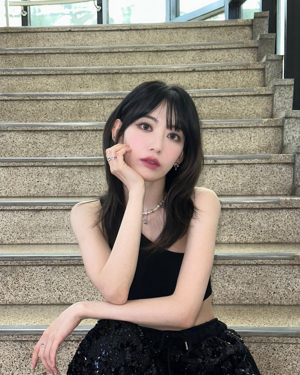 🐱 Miyawaki Sakura Global 🌸 On Twitter 📸 230526 Sakura Miyawaki Instagram Bangs 🖤 🔗