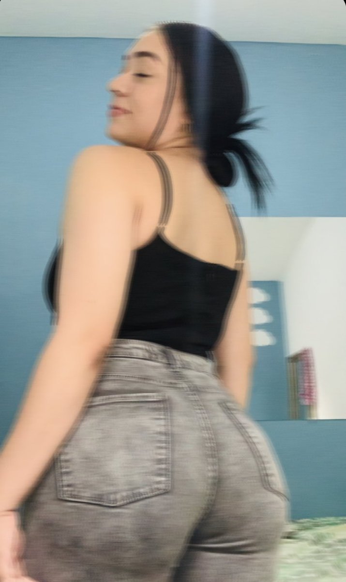 NICOLE🫧 on Twitter: "ella tiene la combi que me gusta"