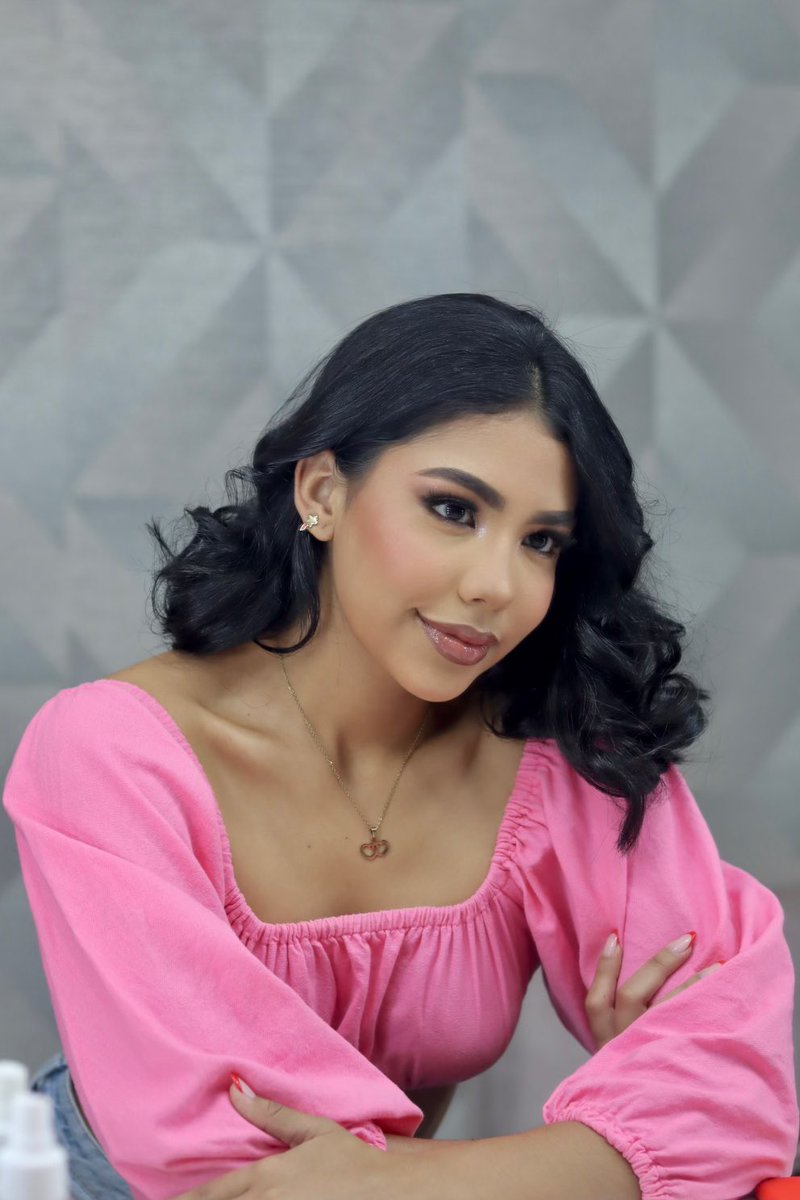 Carolina Viloria ️‍🔥 on Twitter: "Cabello largo/Cabello corto"