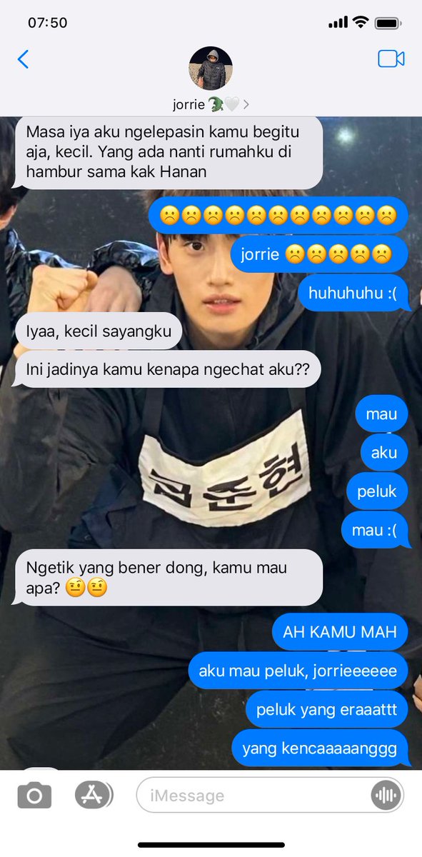 Maissy. on Twitter: "— junrae twotweet au ; pelukan © kumkumie"