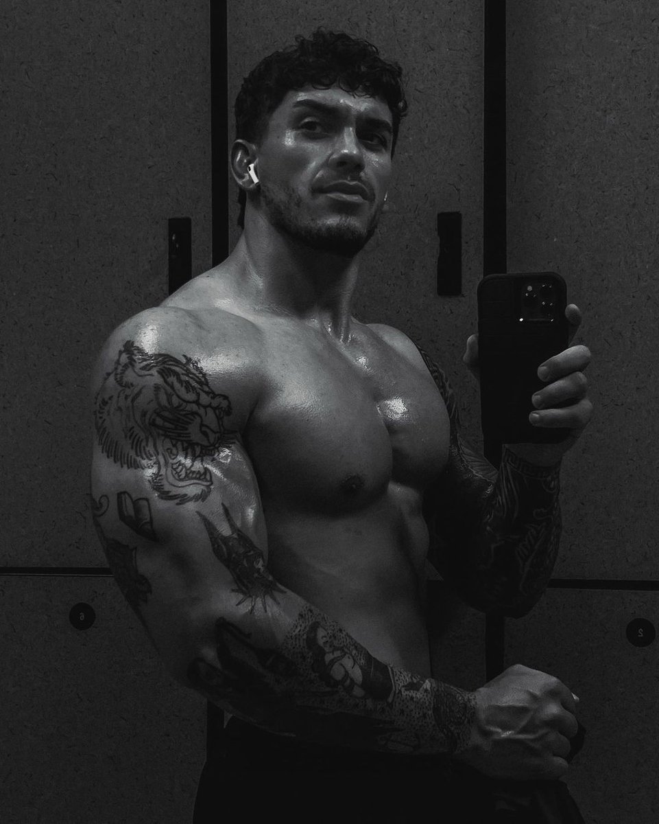 Mikey Mike on Twitter: "RT @BodiesDesired: Raphael Lee"