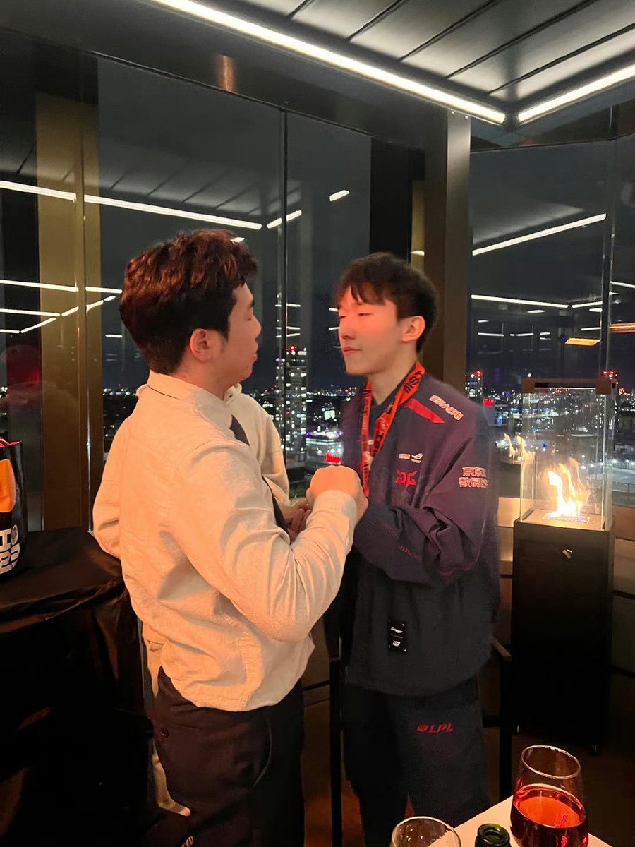 LPL Fanclub on Twitter: "Head Coach Homme also hugged Missing: "I will teach you everything I've ...
