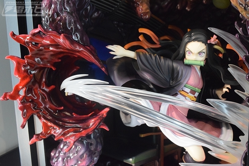 電撃ホビーウェブ on Twitter: "『#鬼滅の刃』作中シーン再現を追求したボックス状のフィギュア第2弾、無限列車の中で激しい戦闘を繰り広げる竈門禰豆子のスケールフィギュアが初展示 ...