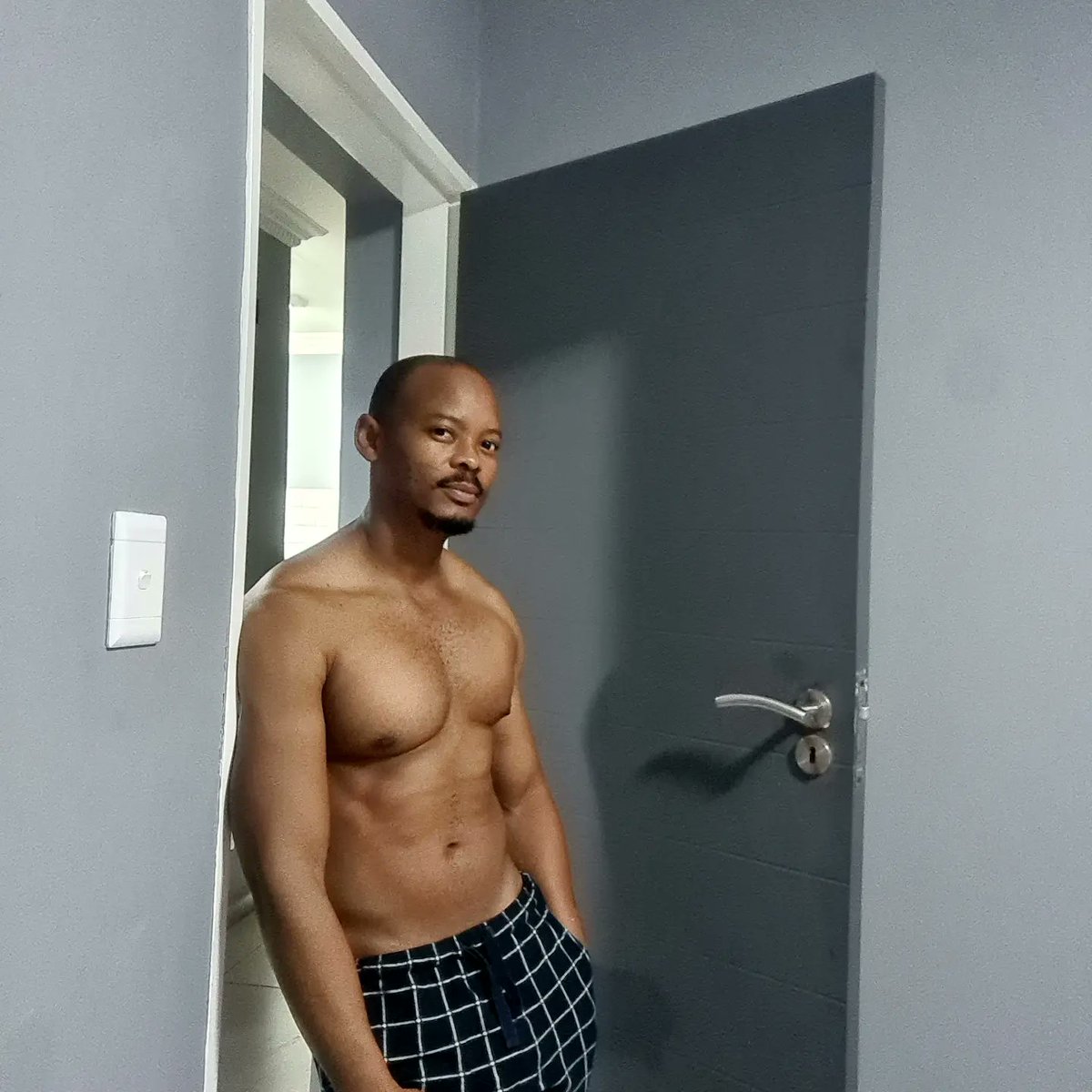 Tiisetso Thoka on Twitter: "Top of the morning 😎💪🏾"