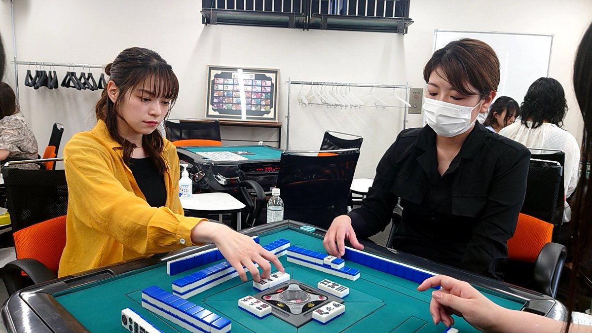 日本プロ麻雀連盟 On Twitter 女流桜花c2リーグ 9卓左から 木下遥、能瀬美咲 青山めぐみ、上垣愛子 日本プロ麻雀連盟 女流桜花
