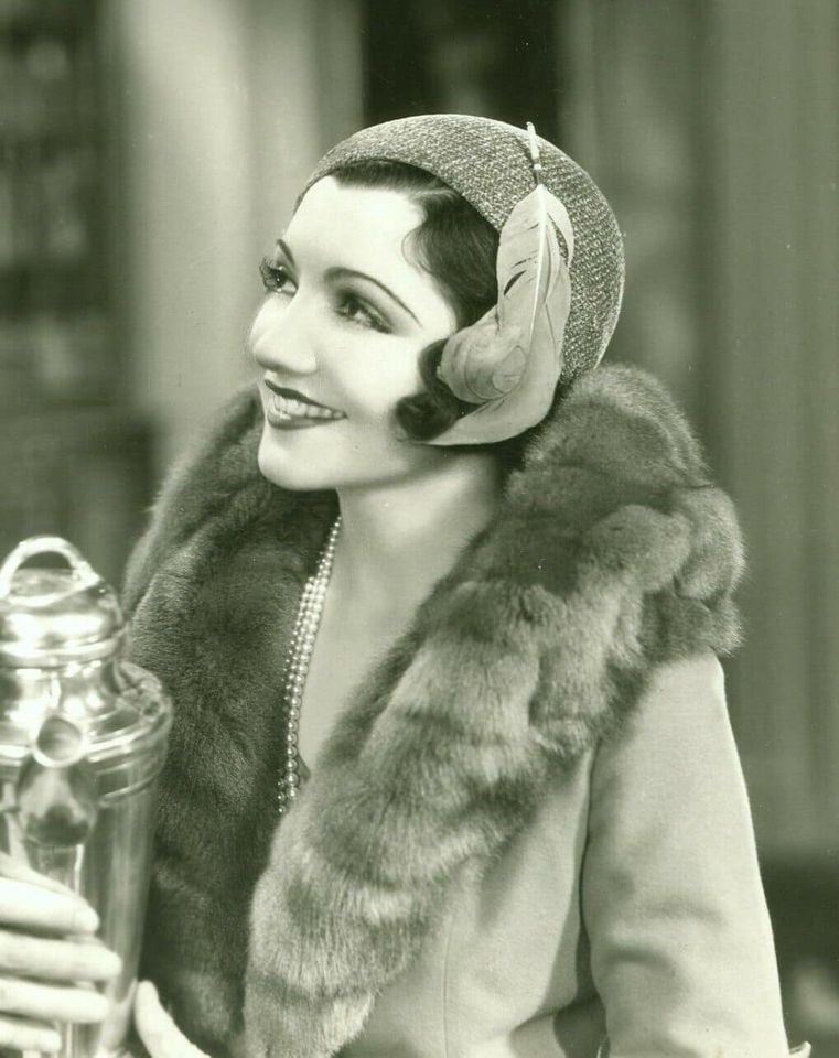Zoe's feather boa 19K on Twitter: "RT @Noirchick1: Claudette Colbert in "The Wiser Sex" (1932 ...