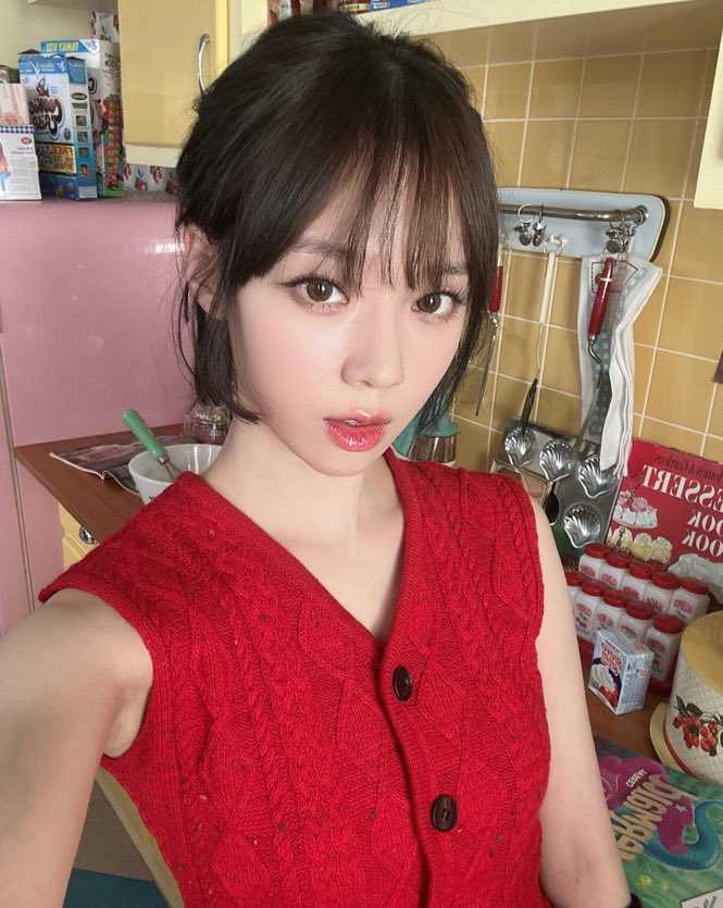 aespa on Twitter: "‘Thirsty’ Track Video Behind Cut https://youtu.be/-vEHJOch77M #aespa #æspa ...