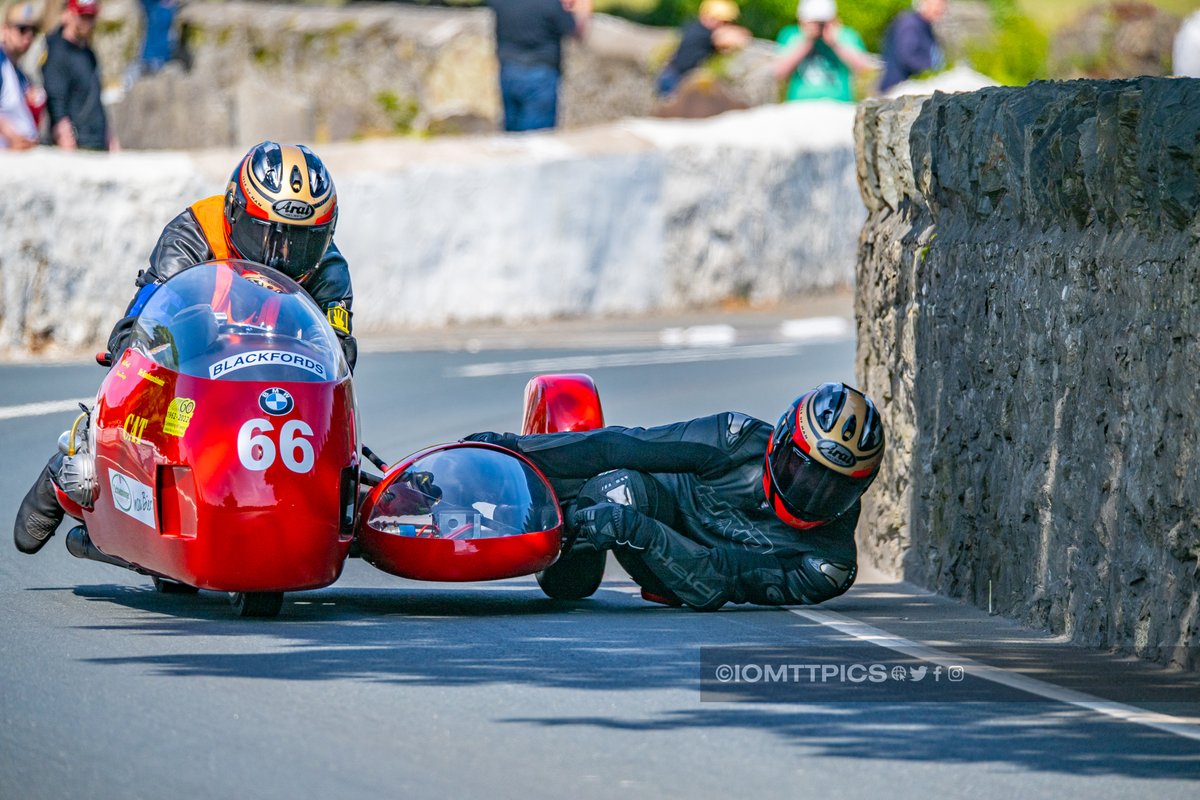 iomTTpics on Twitter: "There's sidecar racing and then there's classic sidecar racing 😮 # ...