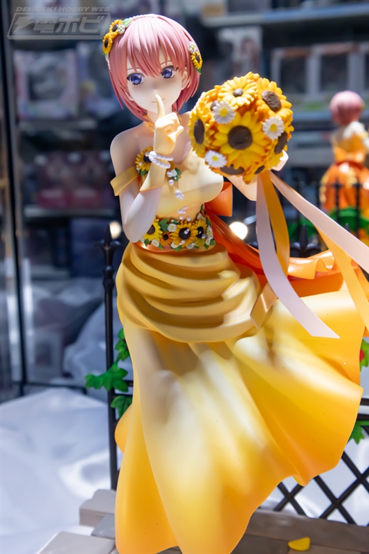 電撃ホビーウェブ on Twitter: "【週末の話題】「映画「#五等分の花嫁」中野 一花 -Floral Dress Ver.- 1/7スケールフィギュア」が秋葉原で展示！ https ...