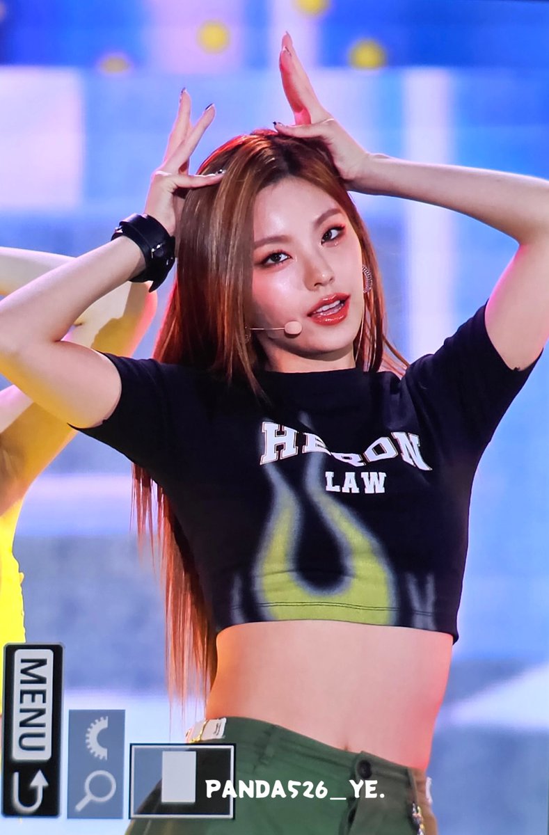 yu rt bot ≷ on Twitter: "RT @Panda526_YE: 𝟐𝟑𝟎𝟓𝟐𝟕 드림콘서트ᥫᩣ #있지 #ITZY #예지 #YEJI #DREAMCONCERT #드림콘서트"