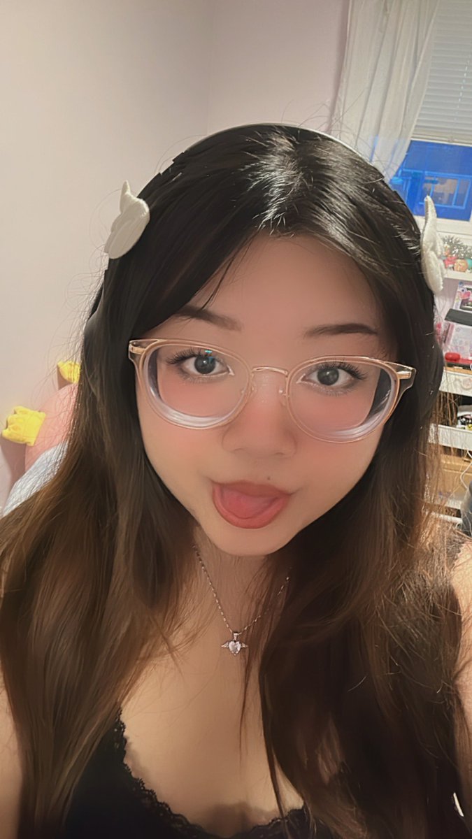rae•*¨*•.¸¸♪ on Twitter: "hi i’m rae ♡ // lf moots !! i want more ppl to play with!! • 20, she ...