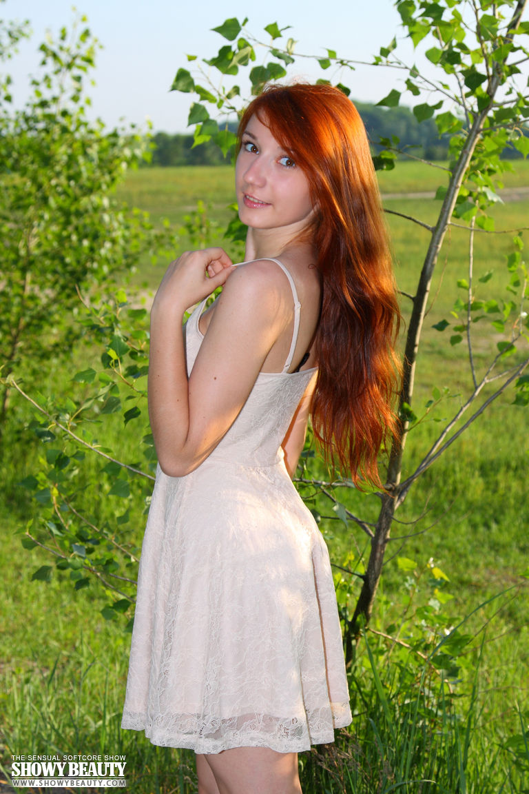 Nudespuri On Twitter Busty Redhead Beauty Flashing Outside T