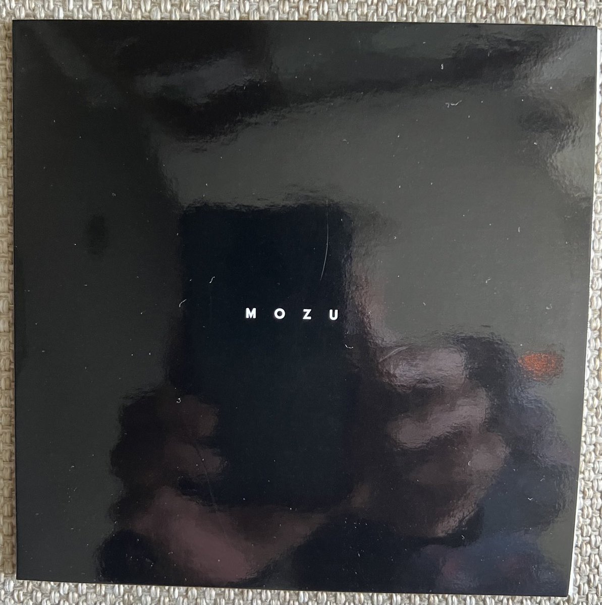 大槻ケンヂ・オーケン on Twitter: "どこに置いても光ってしまう。昔よく対バンしました井手痛郎さんから「MOZU」アルバムいただきました。ヘヴィで影があってカッコいい。ギターはヤマジ ...