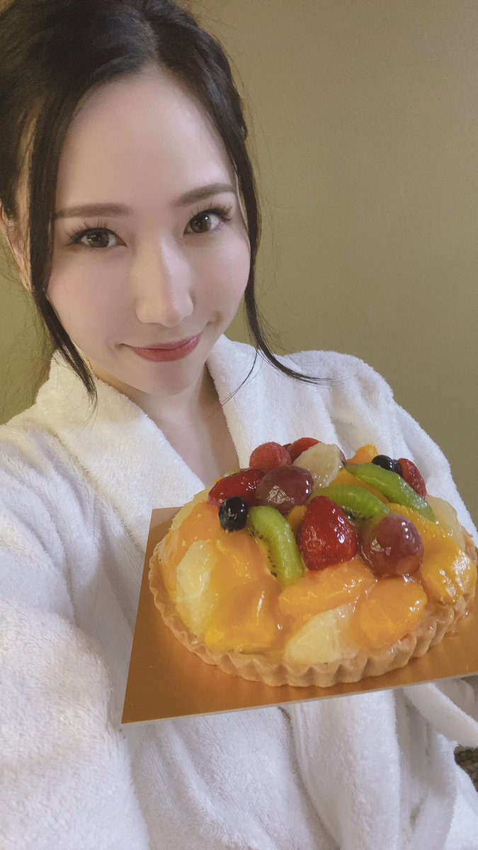 佐山愛 Sayama Ai/l V From Black Diamond/龍が如く生キャバ嬢 On Twitter 昨日の撮影で大崎監督と