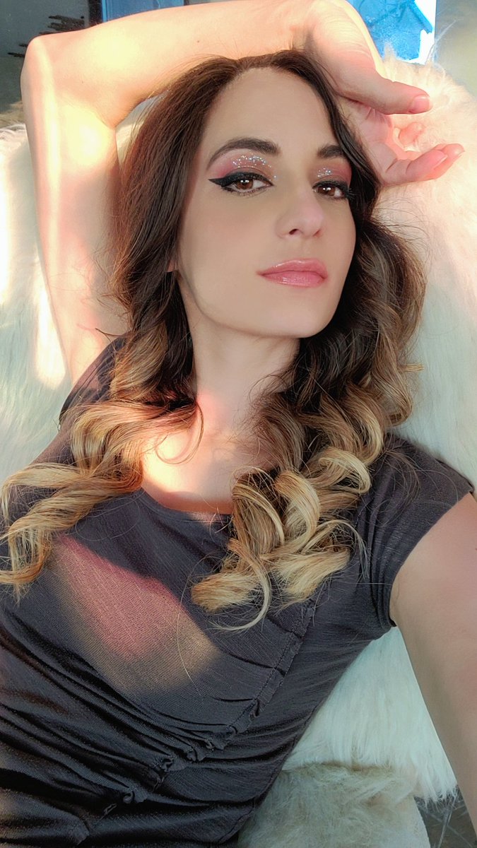Kara Corvus On Twitter I Like My Makeup Here 😊